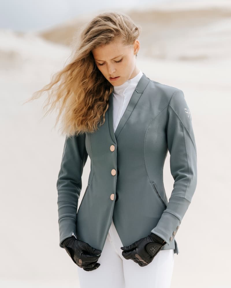 Equestrian Tips: clothing, boots and airbag guides. Horse Pilot